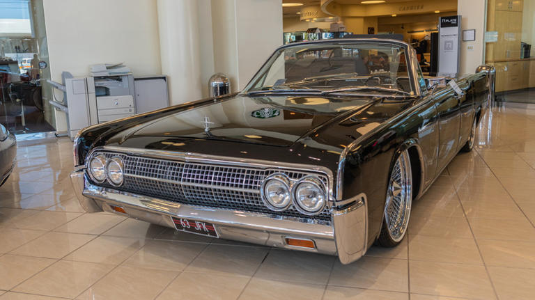 Why JFK's infamous Lincoln Continental was put back into service ...