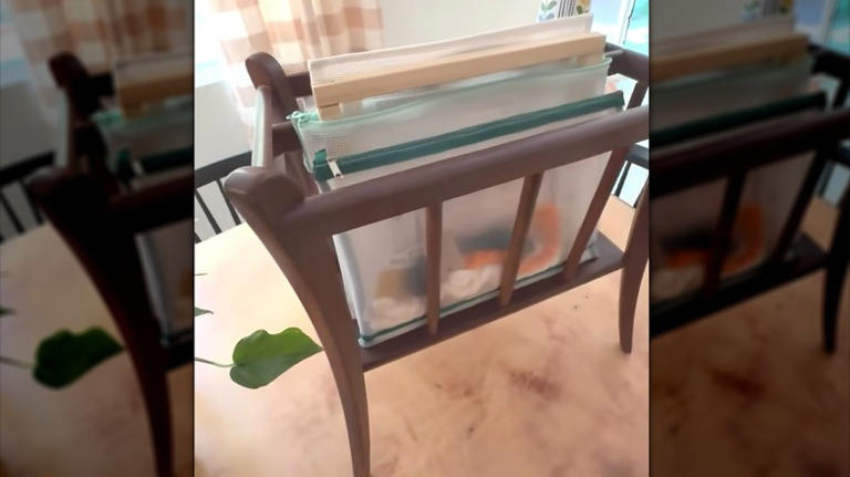 14 genius ideas to repurpose a thrifted magazine rack to use around the ...