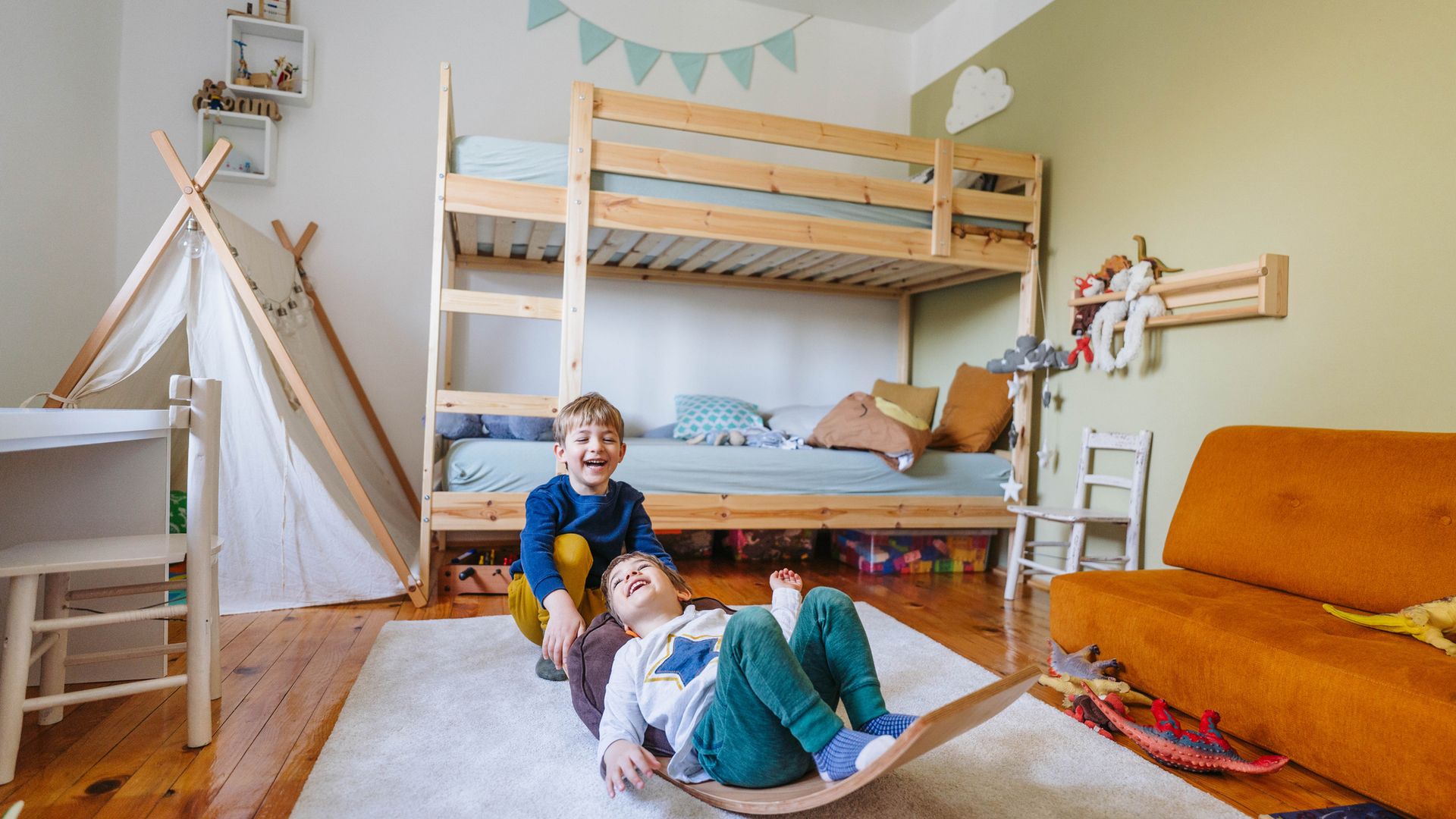 I tried the 'empty weekend parenting' trend with my sons - and it ...
