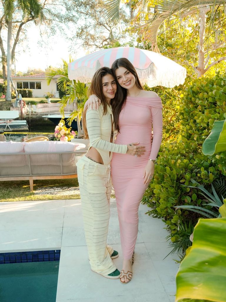 Lele Pons reúne a Nadia Ferreira, Greeicy, Camila Coelho y más en su ...