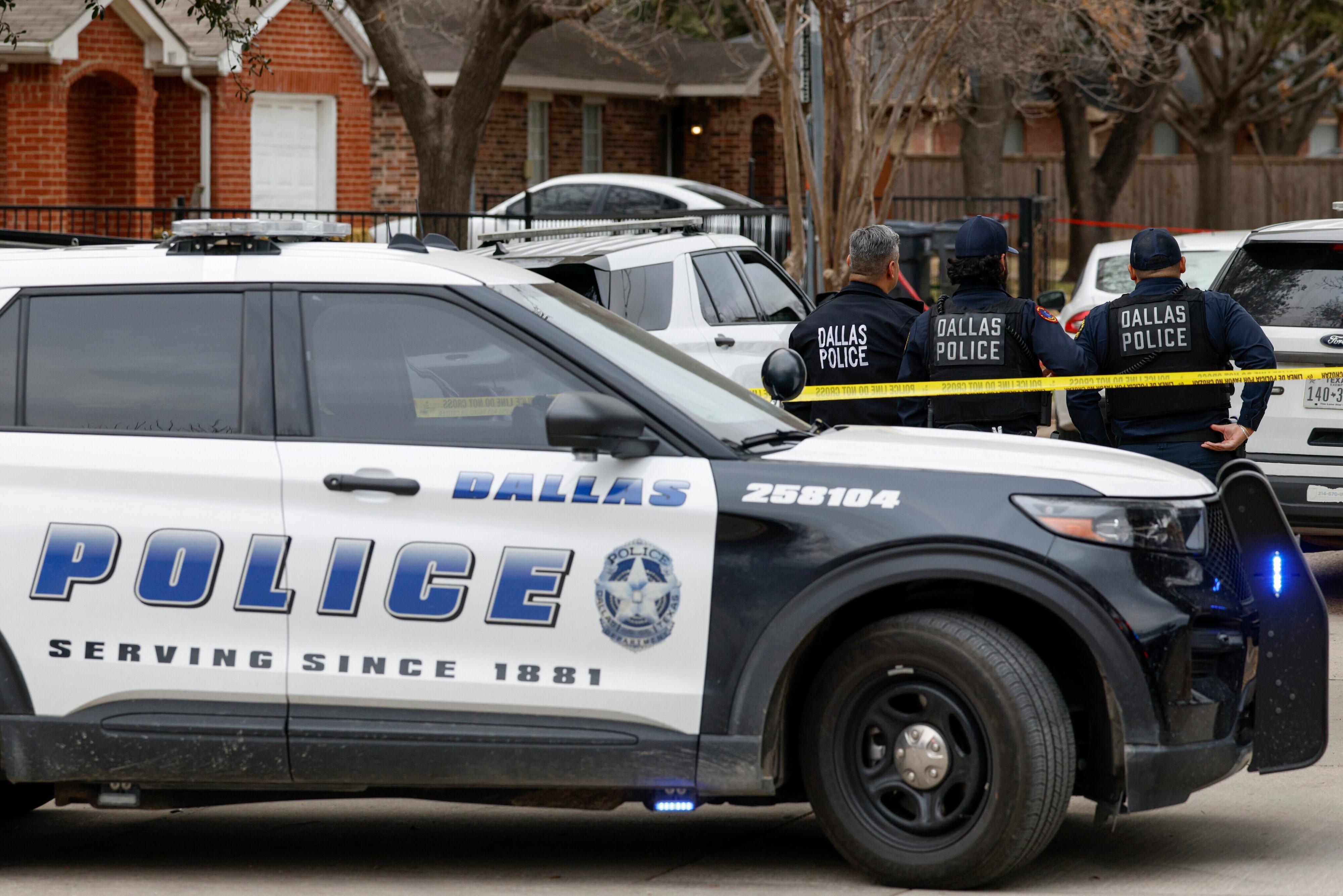 Dallas police release video of SWAT officer fatally shooting man in ...