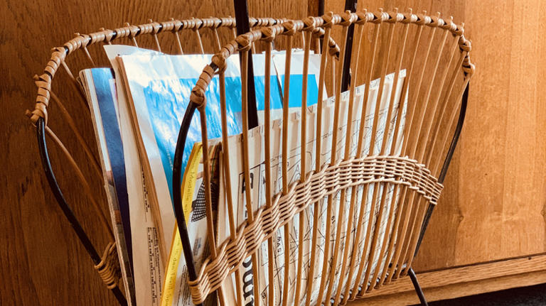 14 genius ideas to repurpose a thrifted magazine rack to use around the ...