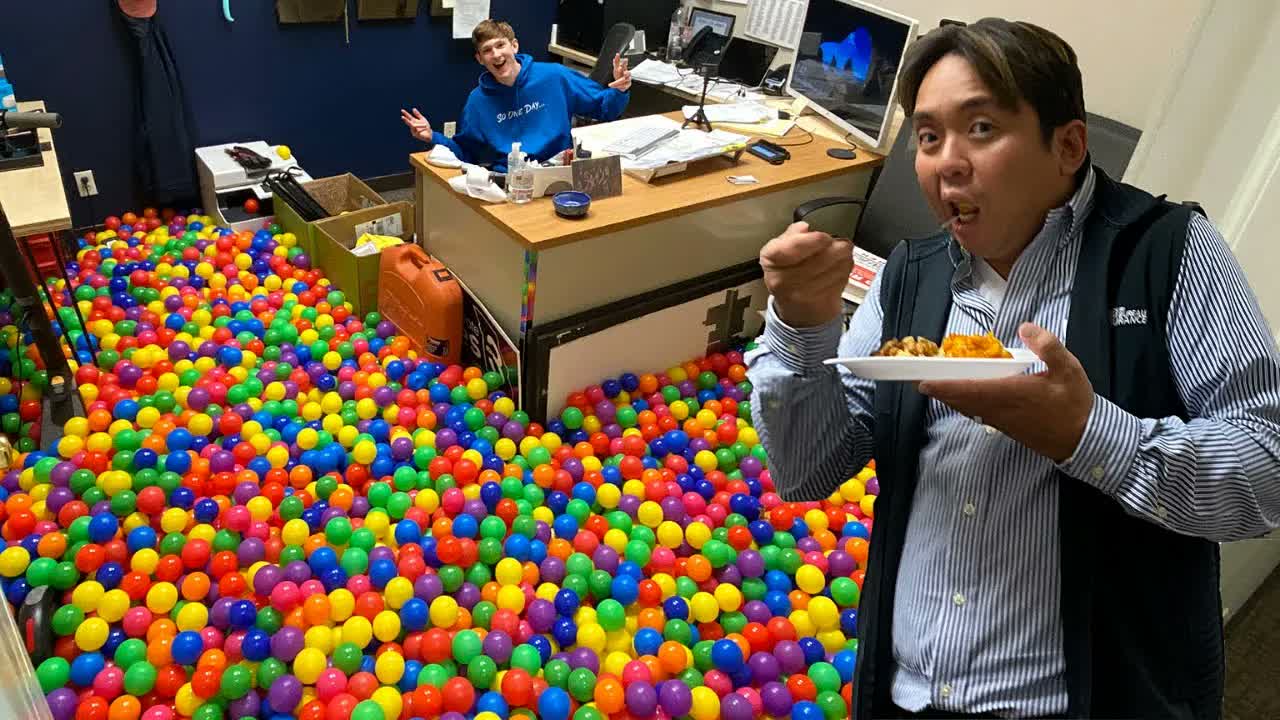 I filled his office with 6000 ball pit balls prank