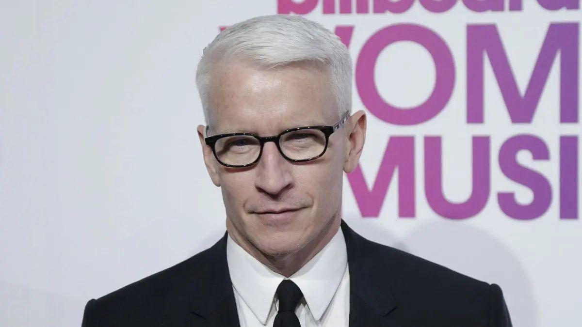 Anderson Cooper exposes truth behind Donald Trump's 'genocide' claims ...