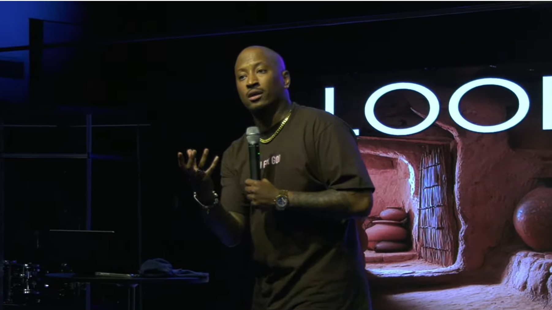 Adrian Davis, pastor who embezzled over $400K from church, gets 5 years ...