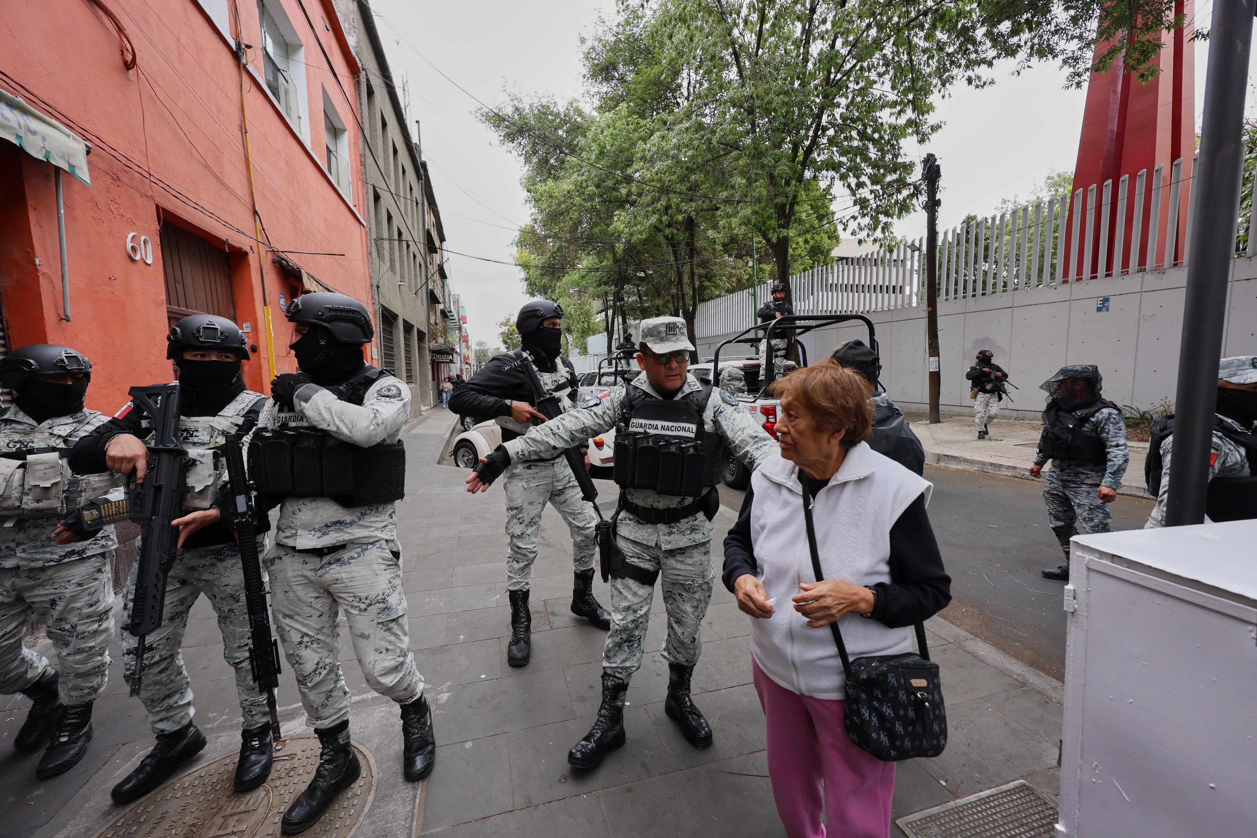 Narco-terrorists hunting down Americans in Mexico, senator warns