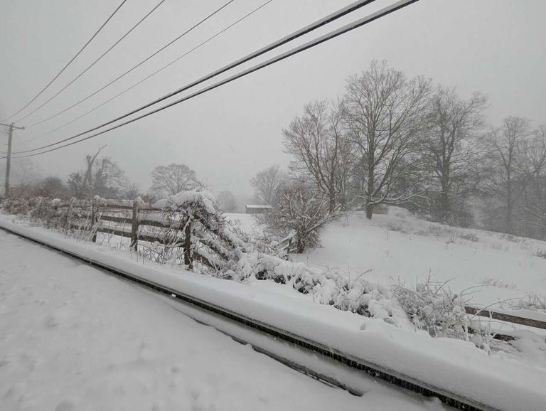Live updates: Connecticut blizzard racks up 2 feet of snow, leaves ...