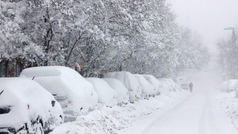 Deadly bomb cyclone drops record snowfall on Northeast, snarling travel ...