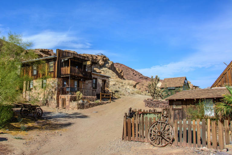 Gold rush returns to California as thousands descend on tiny ghost town