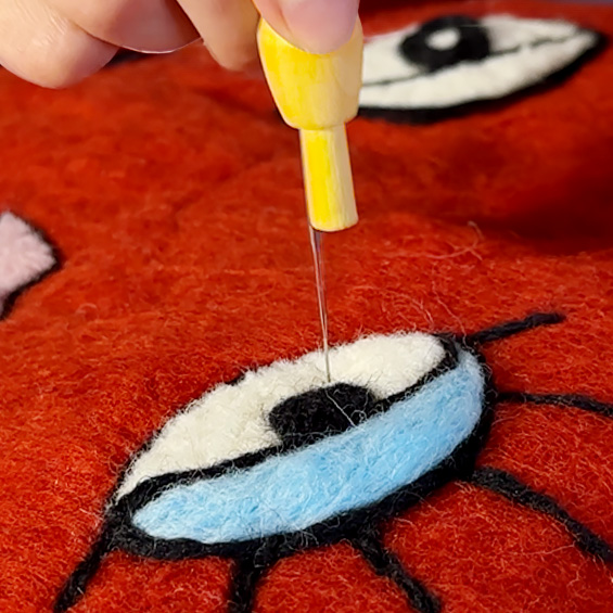 Craft your heart out: Create an adorable felt bag