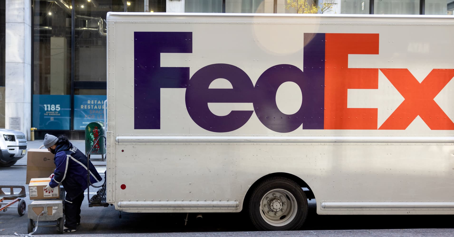 FedEx sues for refund of Trump tariffs, days after Supreme Court ruling