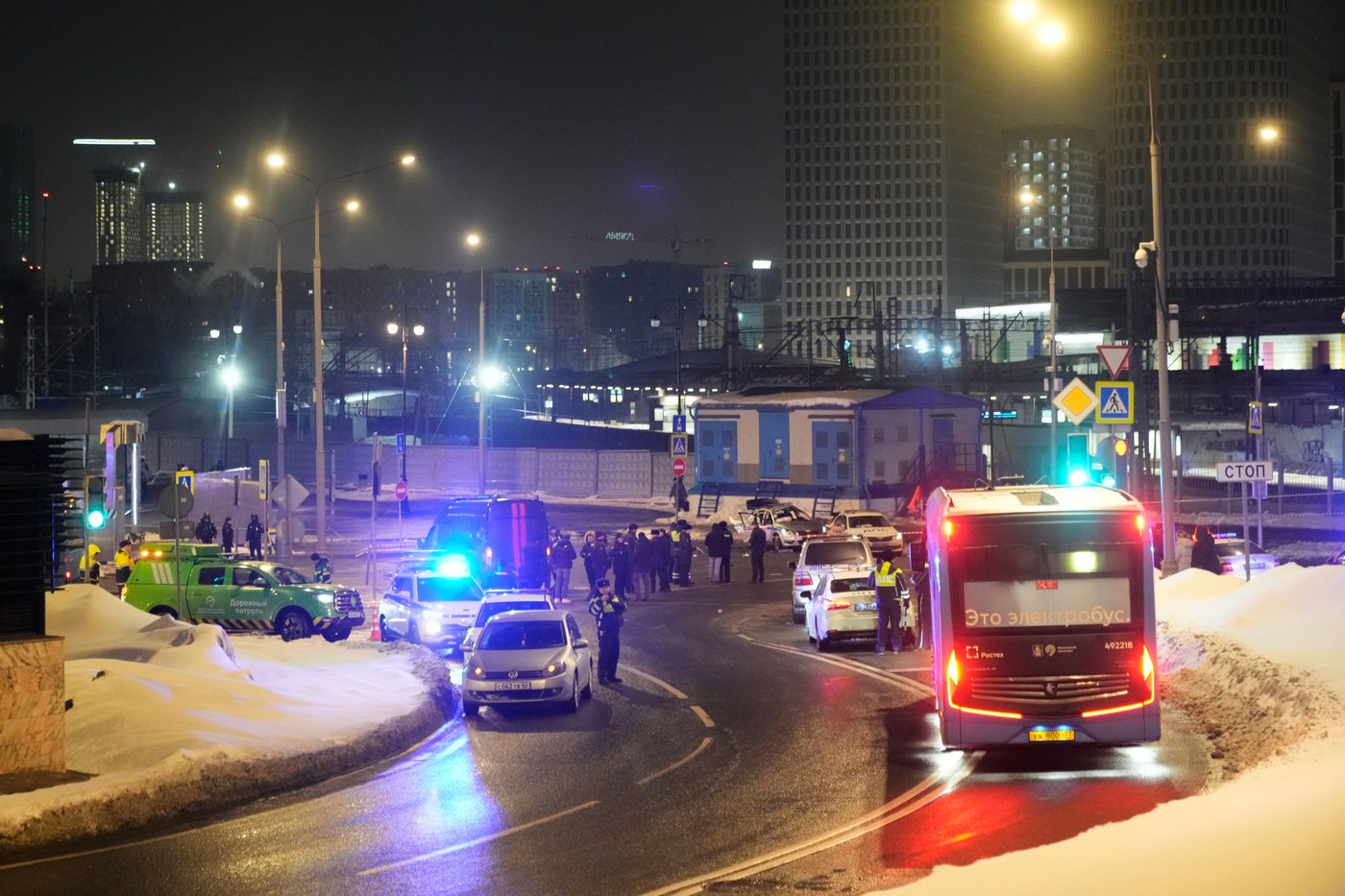 Un assaillant fait détoner un engin explosif à Moscou, tuant un policier