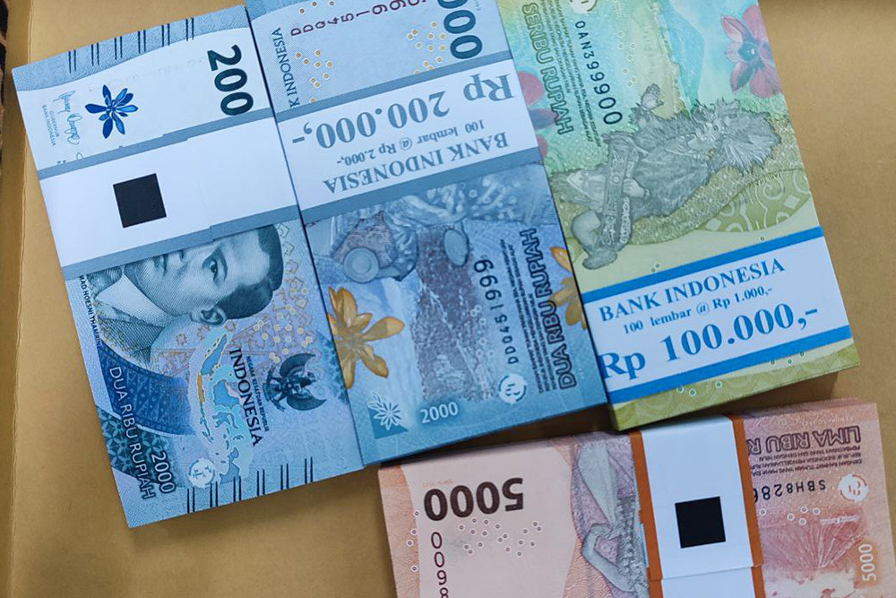 Jasa tukar uang online kian marak di Batam, biaya admin Rp10 ribu per ...