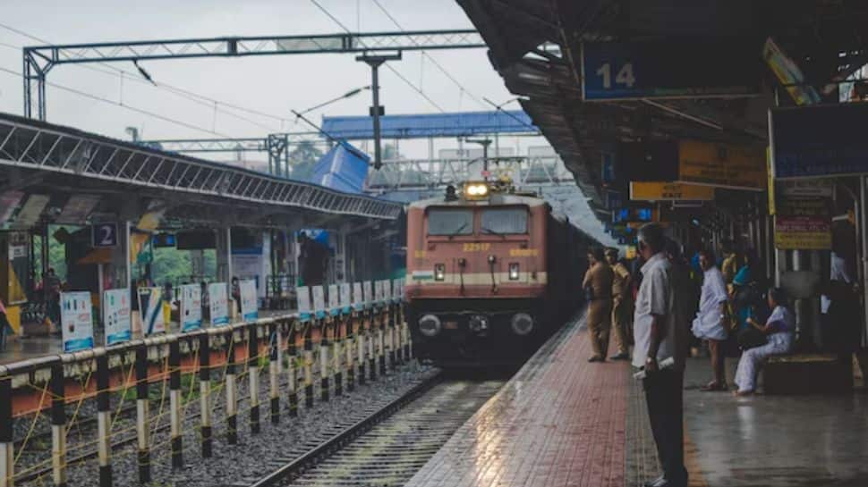 Yellow, red, or blue? What the colour of a railway station board is ...