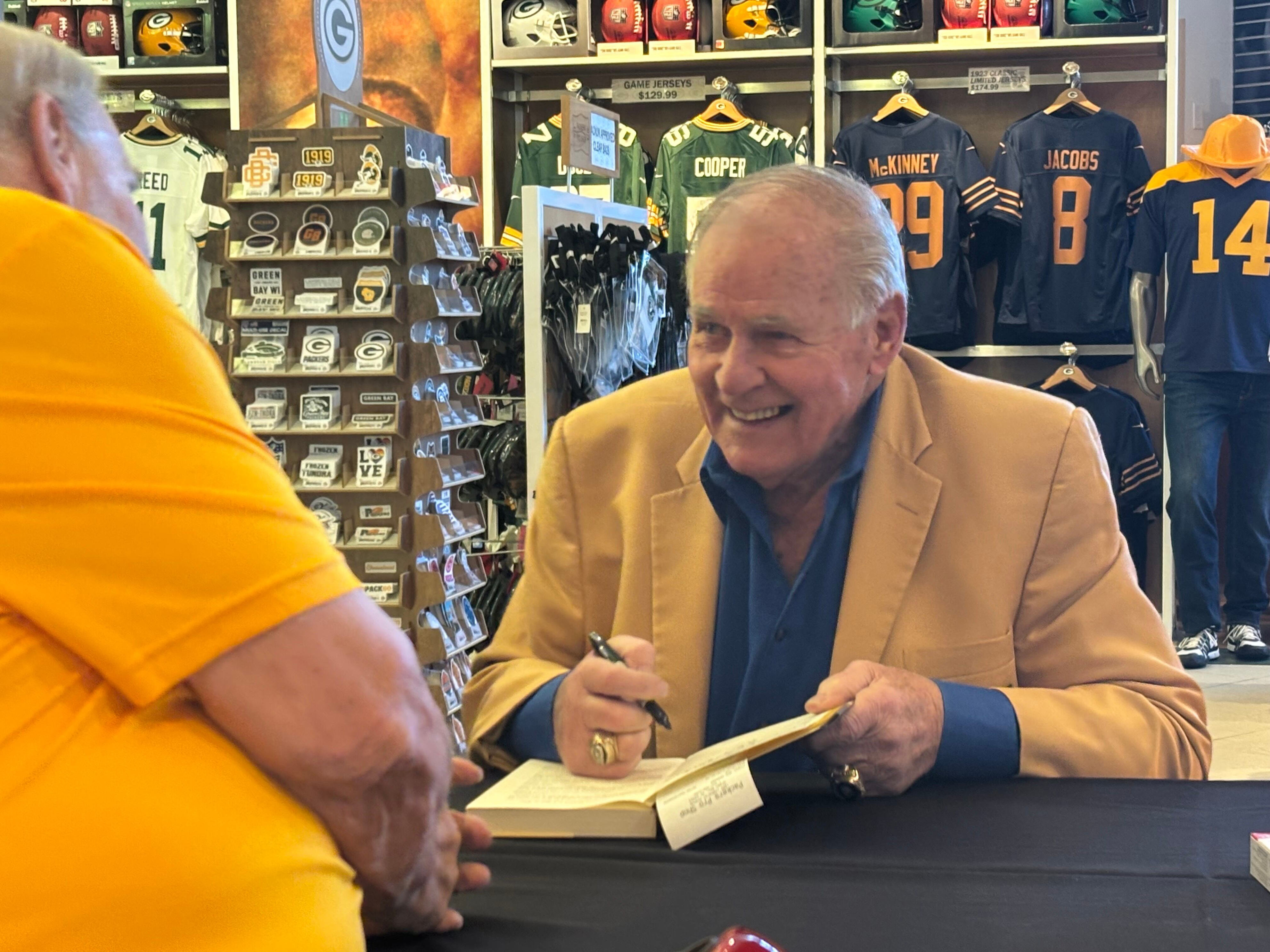 Packers Hall of Famer Jerry Kramer signs copies of his book at Packers ...