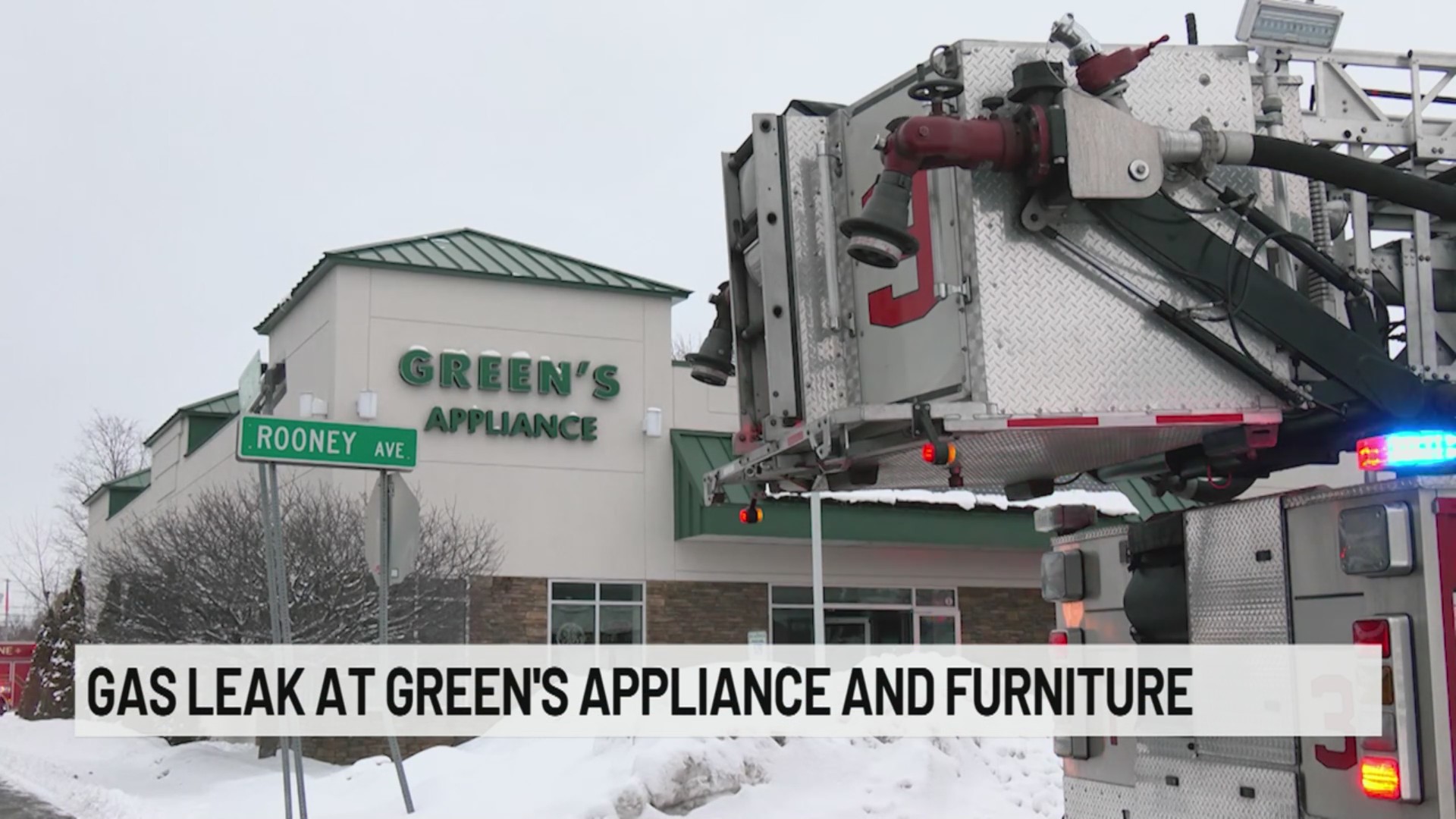 Roof collapse and gas leak at Green's Appliance and Furniture in Colonie