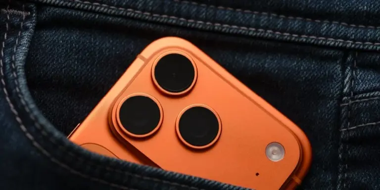Det lille hul ved dit iPhones kamera har en skjult funktion