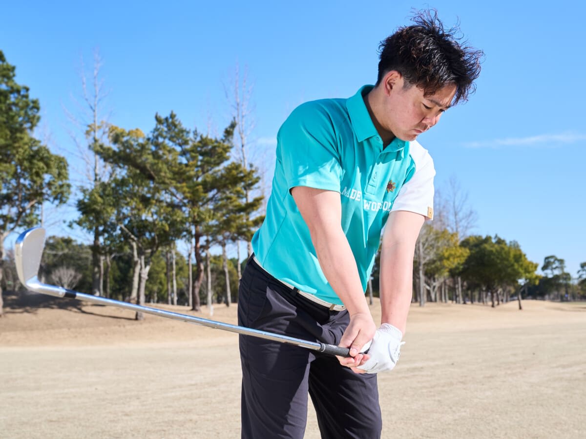 前に飛ばない原因は手首の使い方だった!アイアンショットのコツは...