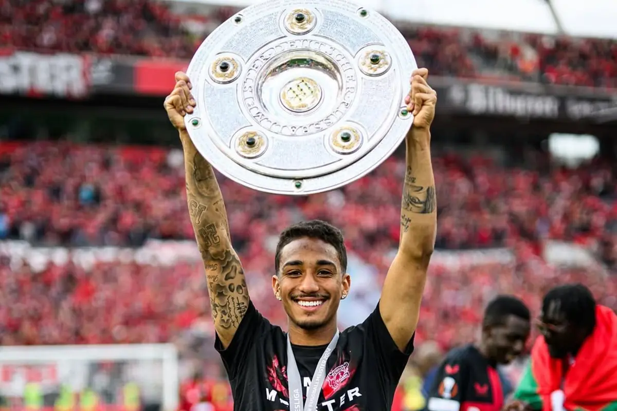 Arthur Augusto se firma como titular no Bayer Leverkusen e sonha com ...