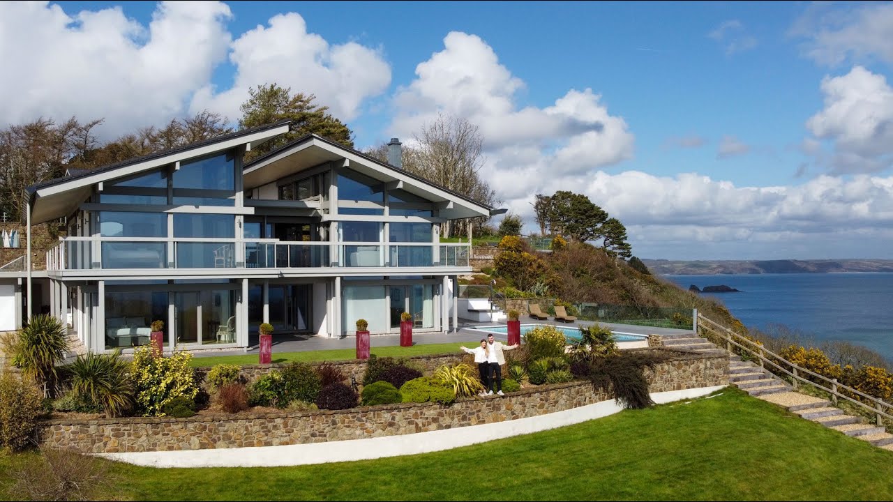 Touring a £3M clifftop home where architecture meets the ocean