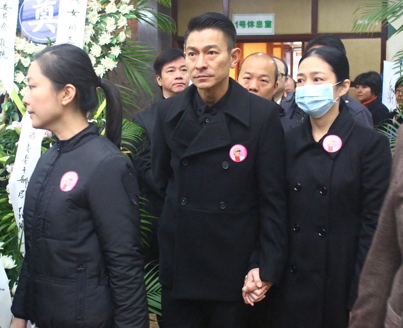 Former flight attendant praises Andy Lau's Malaysian wife Carol Chu for ...