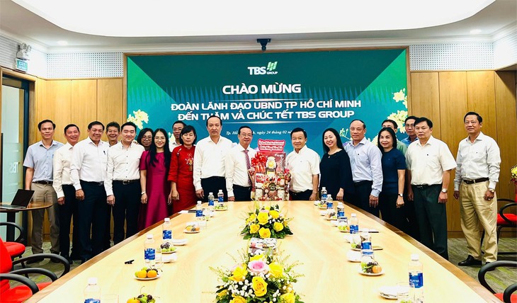 Lãnh đạo UBND TP.HCM chúc Tết doanh nghiệp, mong đóng góp vào tăng ...