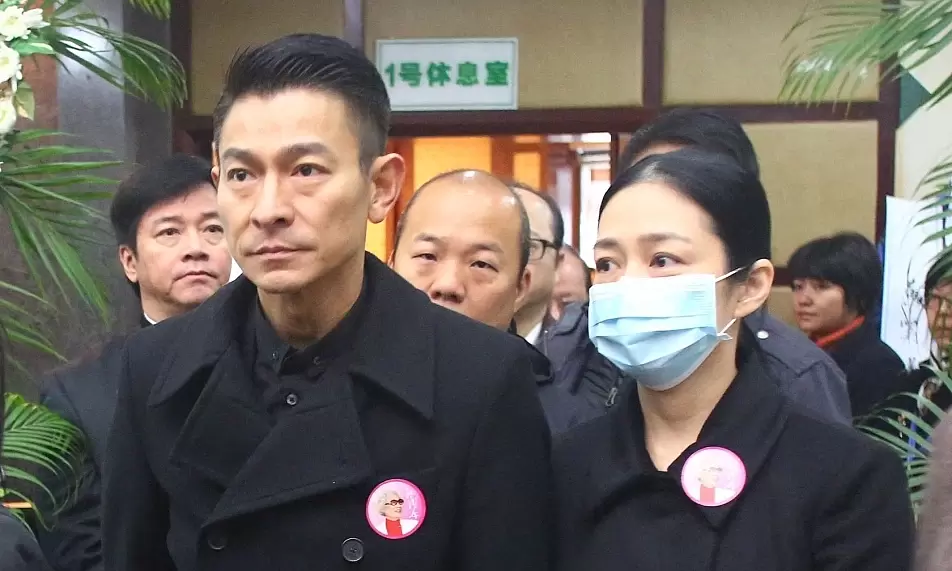Former flight attendant praises Andy Lau's Malaysian wife Carol Chu for ...