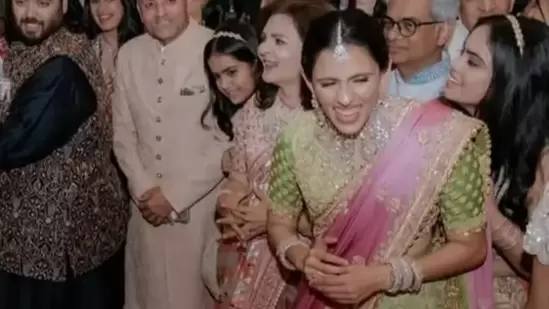 Shloka Mehta's luxurious diamond jewellery for family wedding outshines ...