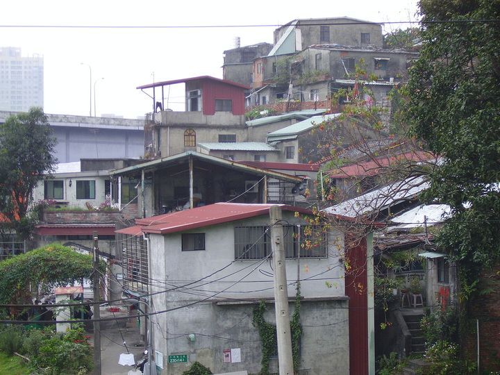 How one paintbrush saved a neighborhood