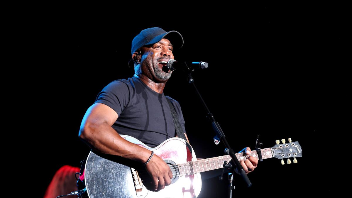 Darius Rucker to kick off summer tour with star-studded lineup