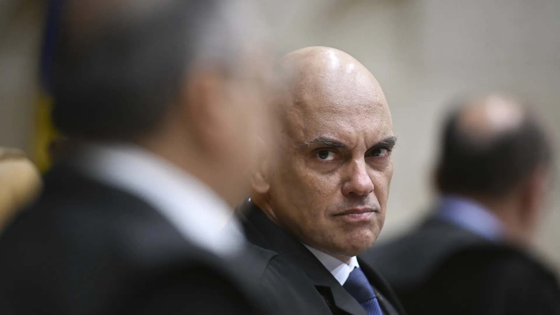 Moraes autoriza defesa de Bolsonaro a acompanhar depoimento sobre arma