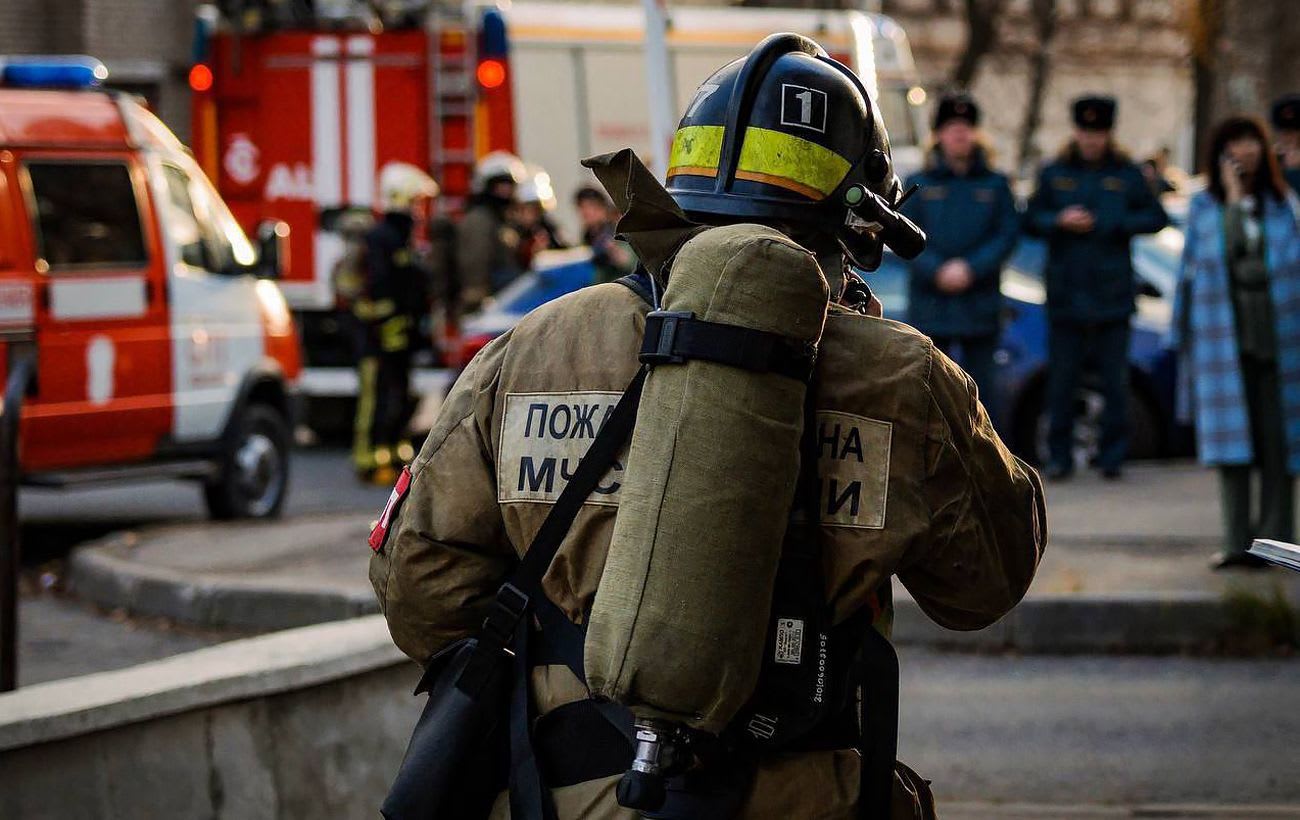 Major Russian oil facility burning after Ukraine strike, fire visible ...