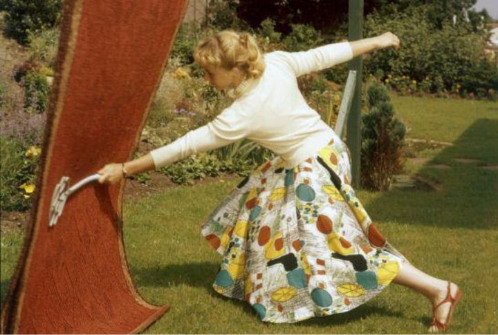 10 social norms of the 1960s that don't align with modern times