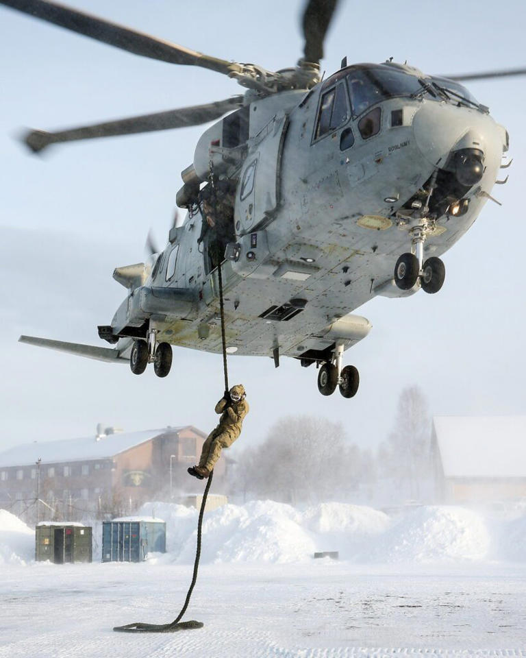 British commandos fast‑rope in Norway amid rising Russian threats
