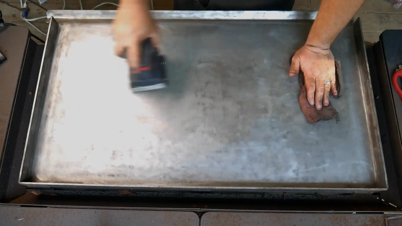 This is how you restore cast iron the proper way