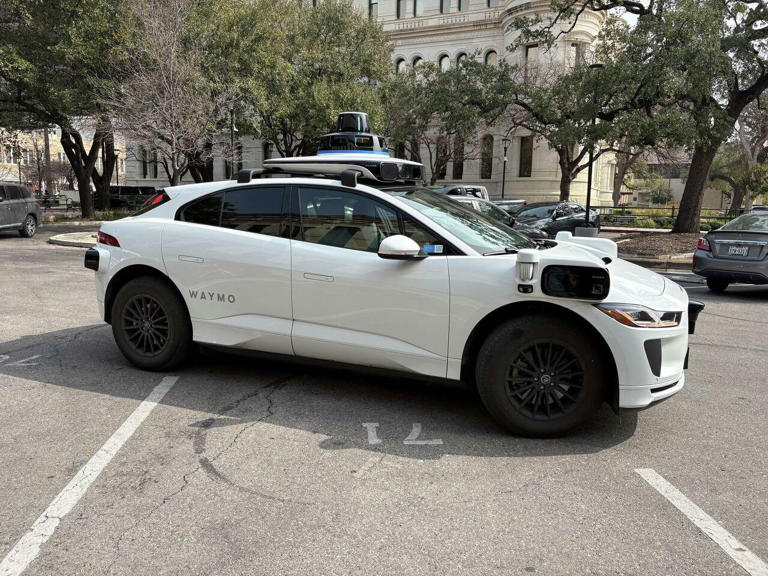 My weekend with Waymo: Here's what it's like in a driverless taxi