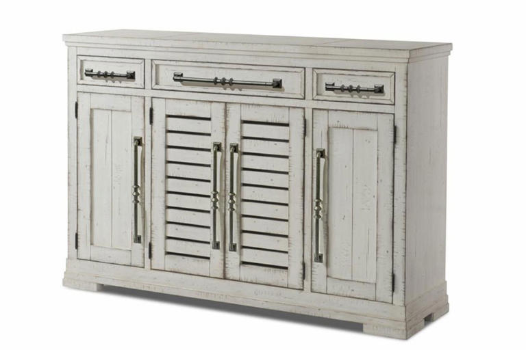 Trisha Yearwood’s Wayfair home line is almost entirely on sale today ...