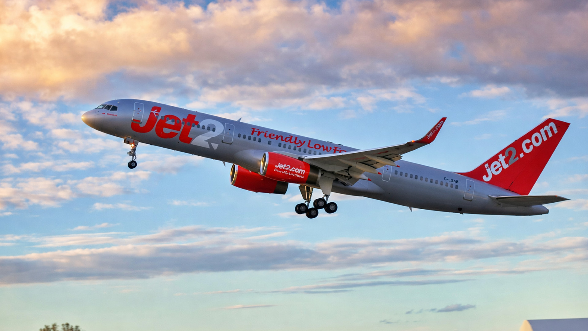 Boeing 757 makes sharp nose up takeoff
