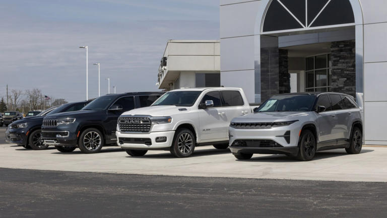 Over 450,000 Chrysler, Ram, and Jeep vehicles recalled over trailer ...
