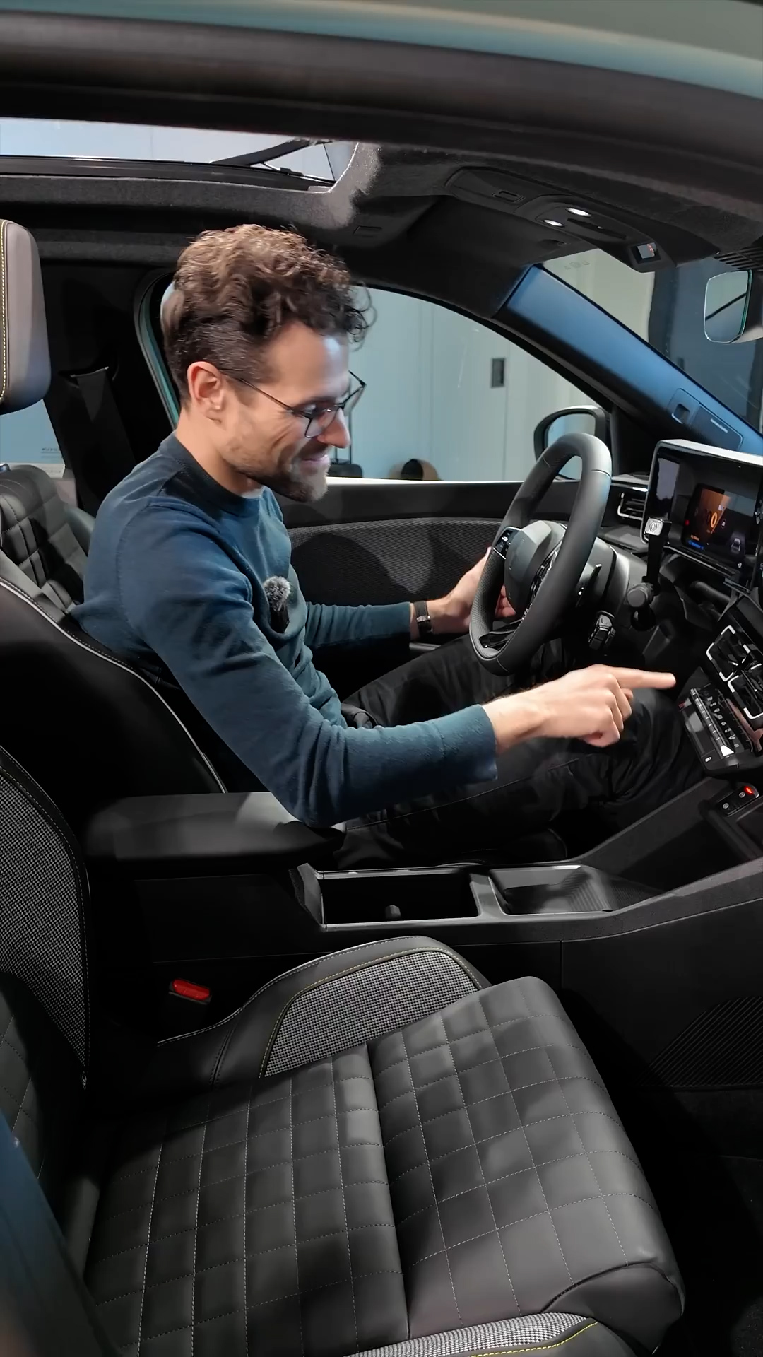 How modern is the interior design of the Renault 4?
