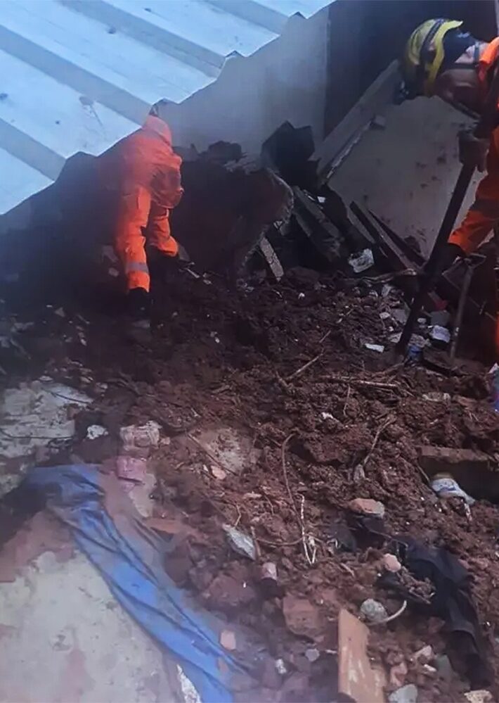 Idosos boiam em colchões após casa de repouso em MG inundar: ‘Está ...