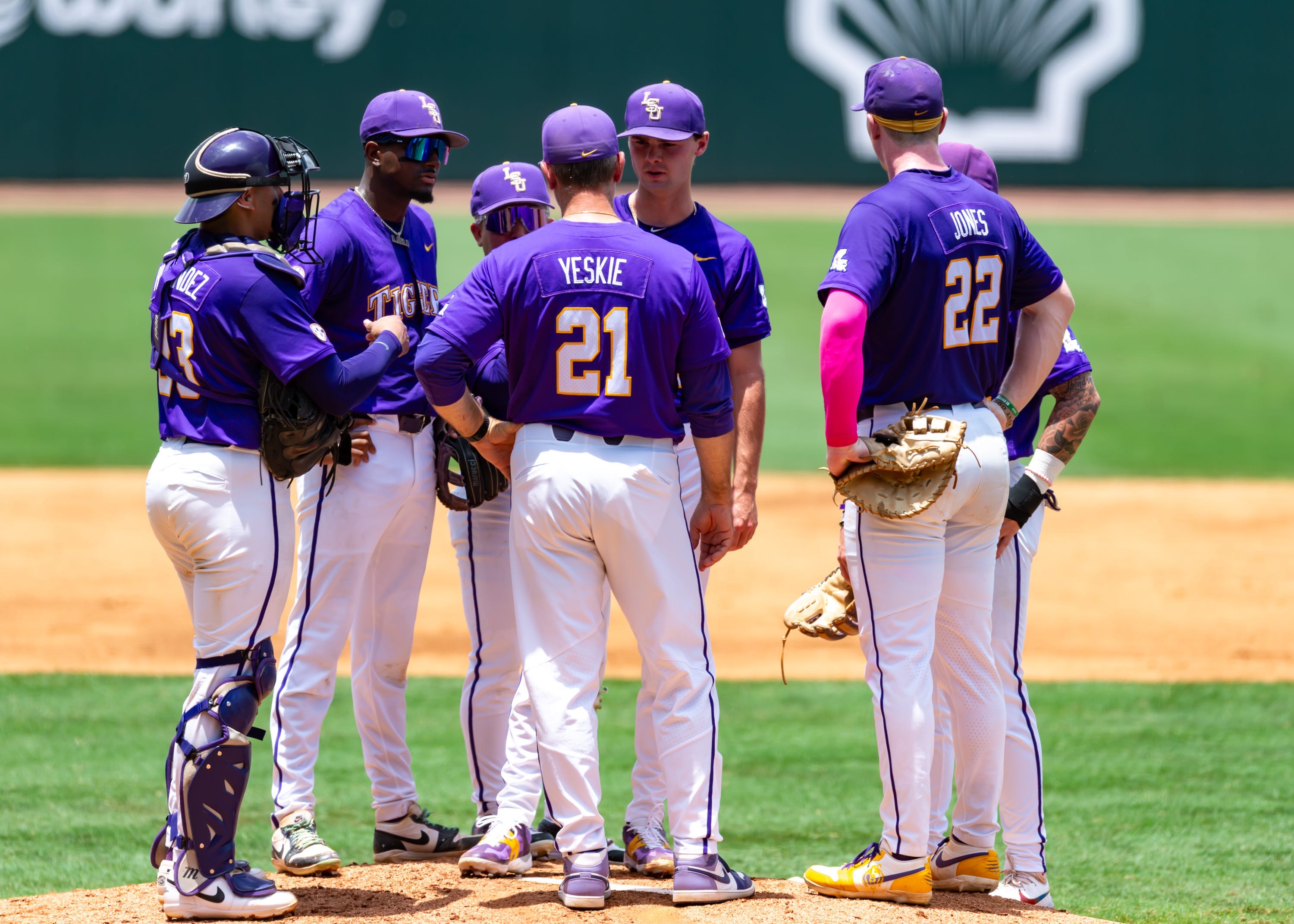 Start of LSU baseball vs Southern game delayed to inclement weather