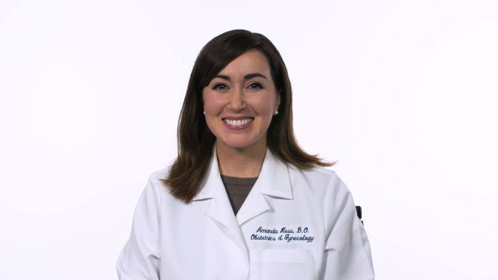 Pregnant doctor hears screams and springs into action