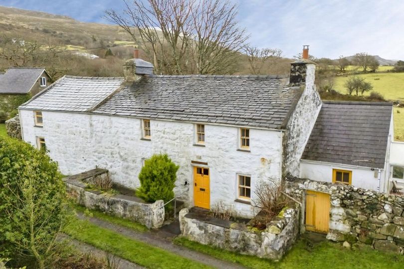 Rare chance to buy gorgeous country cottage with amazing views