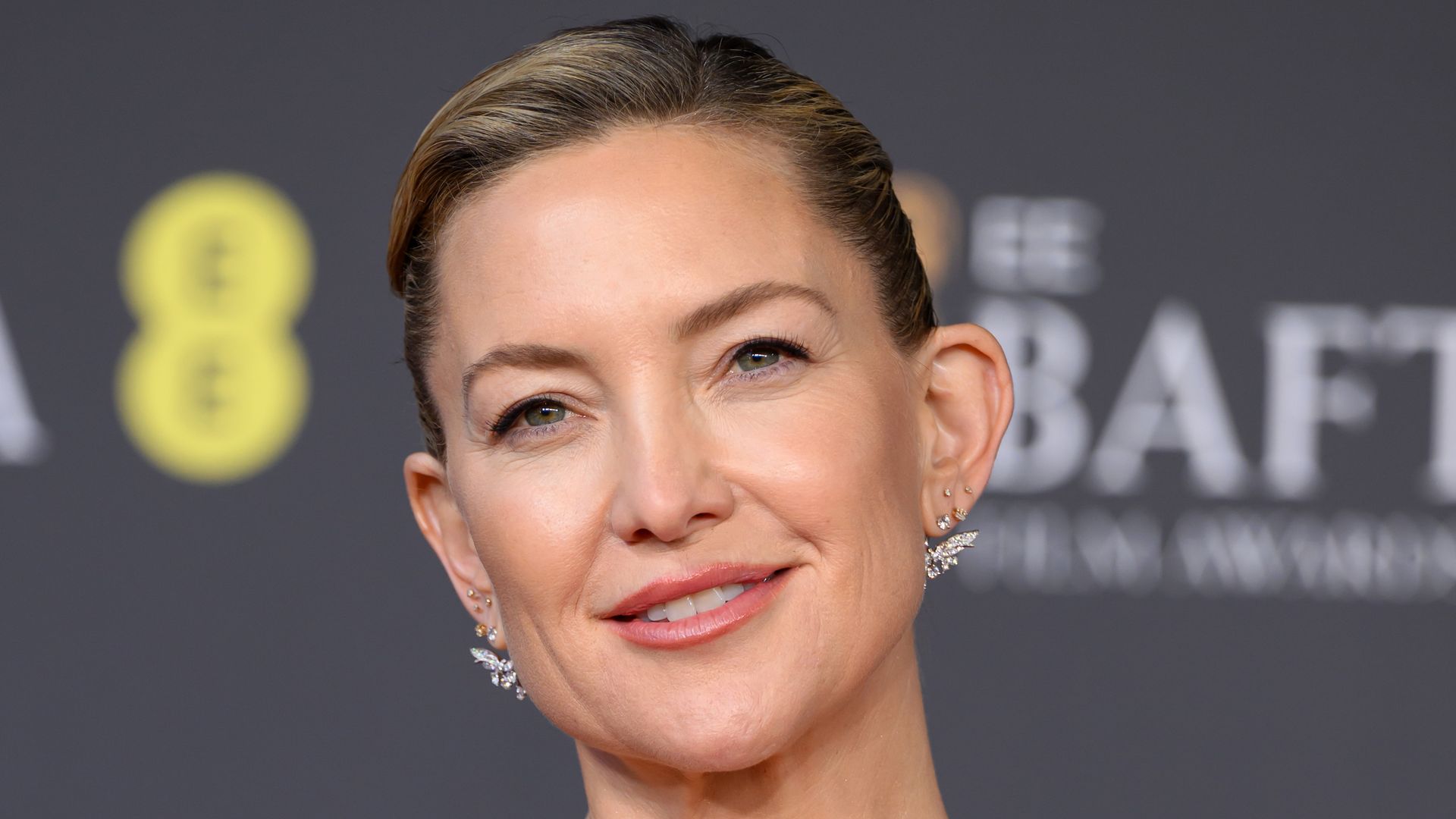 Kate Hudson shares rare appreciation for estranged dad Bill Hudson