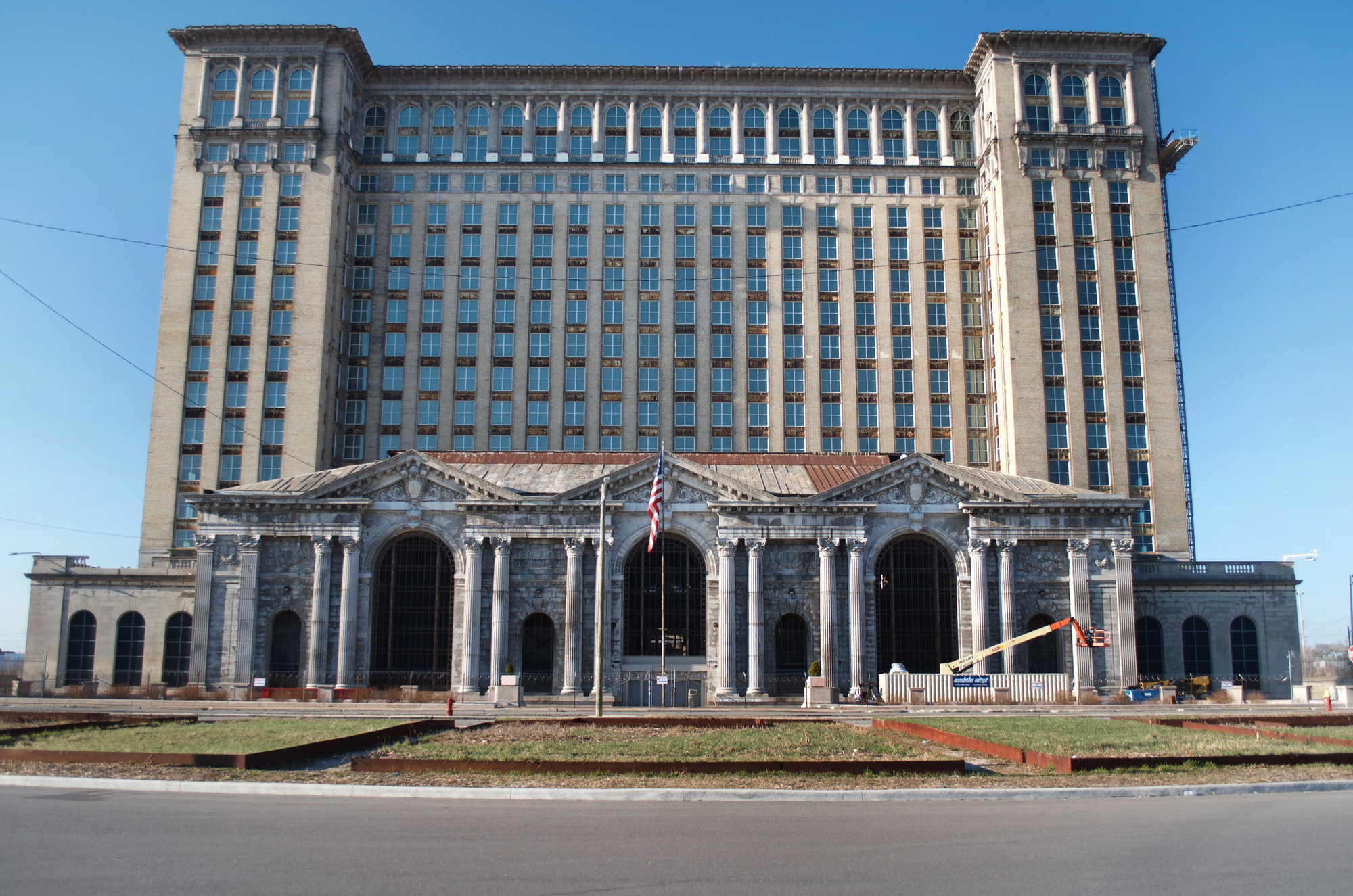 17 largest abandoned structures across the US