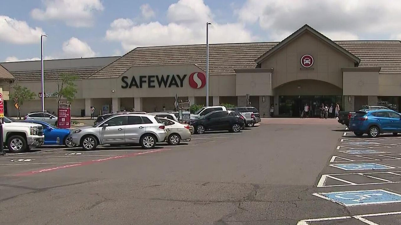 Some Safeway workers claim union imposing fines for crossing picket ...