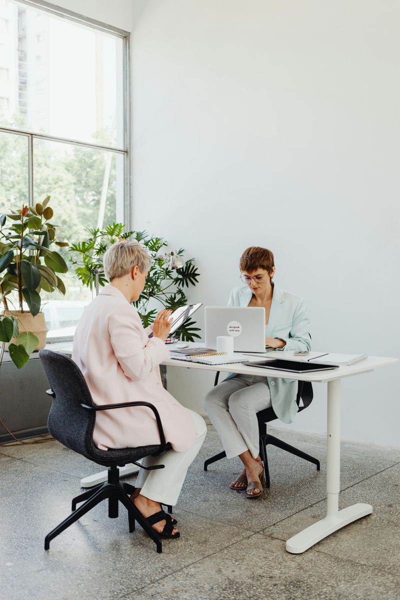 People with high emotional intelligence avoid these 10 everyday phrases