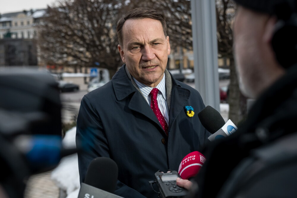 Sikorski: decyzja UE o przekazaniu Ukrainie 90 mld euro zostanie wykonana