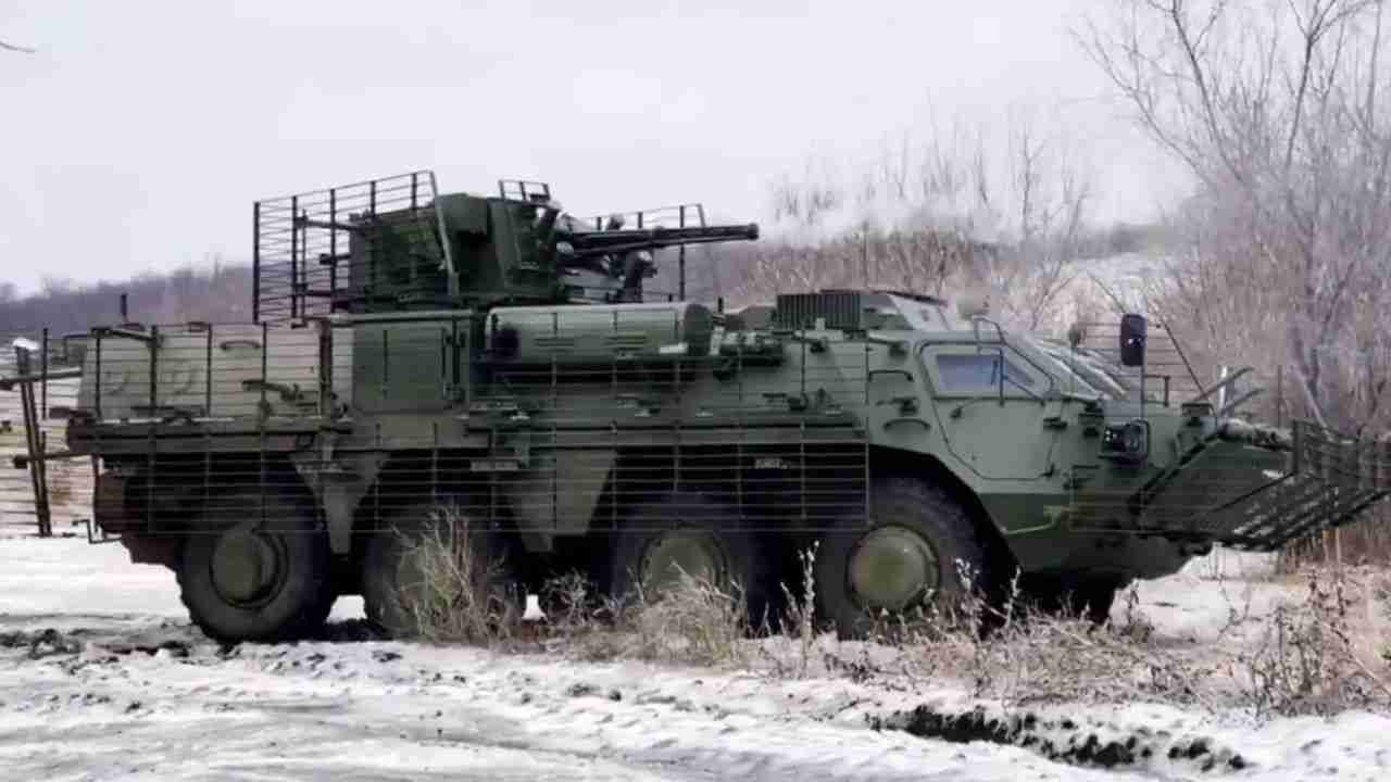 Ukraina styrker frontlinjen med nye BTR-4E til 42. brigade